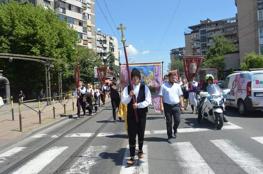 (FOTO) Opština Čukarica proslavila slavu – Silazak Svetog Duha na ... (FOTO) Opština Čukarica proslavila slavu – Silazak Svetog Duha na ...